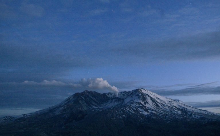 Hawaii volcano raises concerns of eruptions along West Coast - Aruba Today