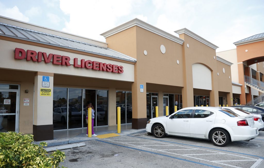 Most states not giving driver’s license data to Washington – Aruba Today