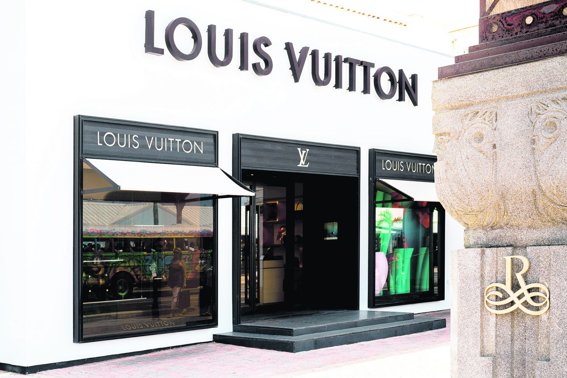 Walk the Perfect Mall – Aruba Today