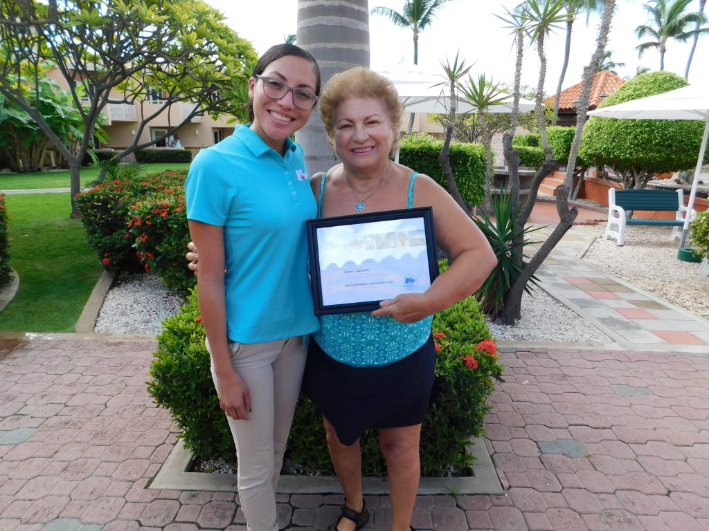 Three titles of ambassadors of Aruba for loyal visitors – Aruba Today