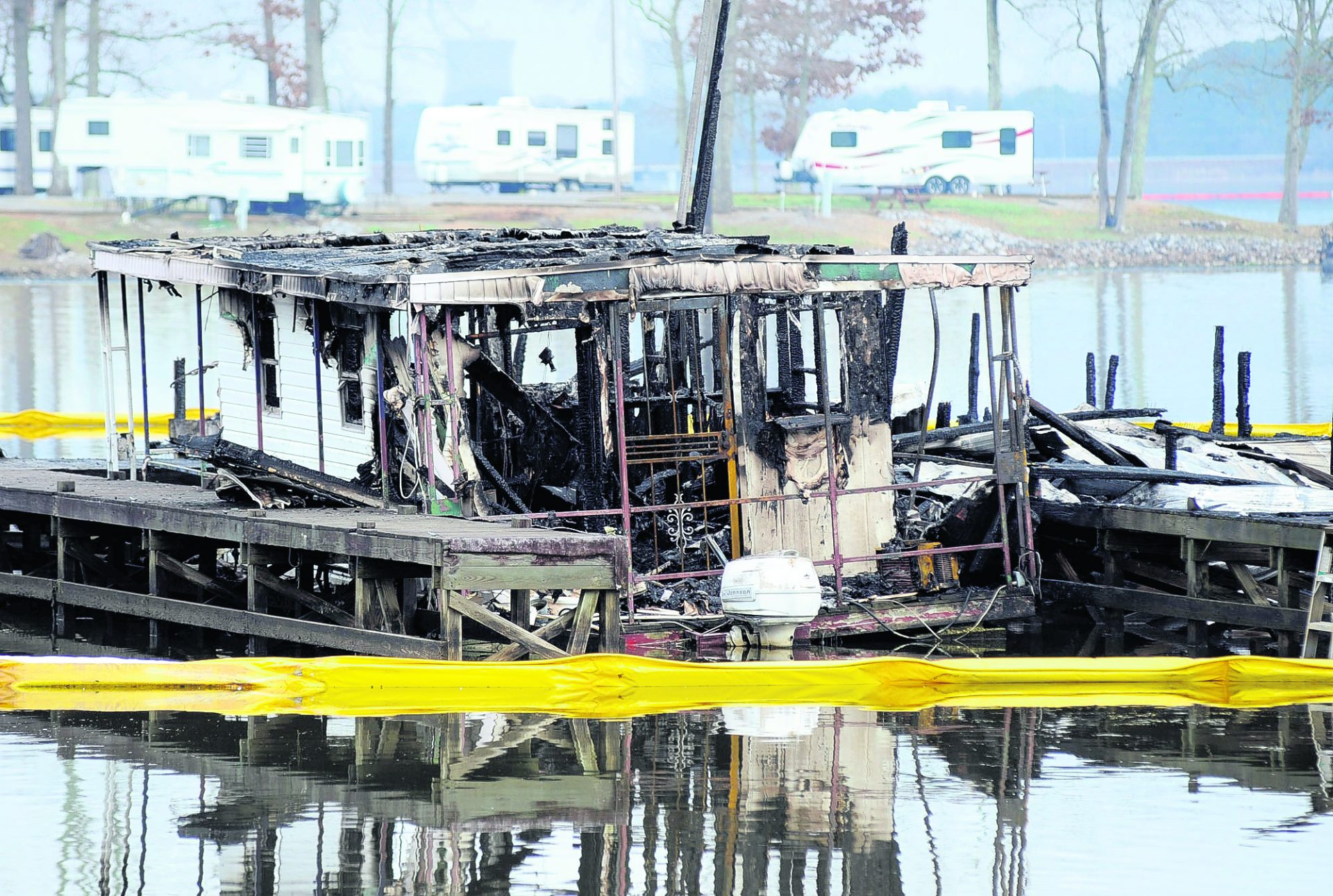 Alabama fire chief: At least 8 died in marina boat dock fire – Aruba Today