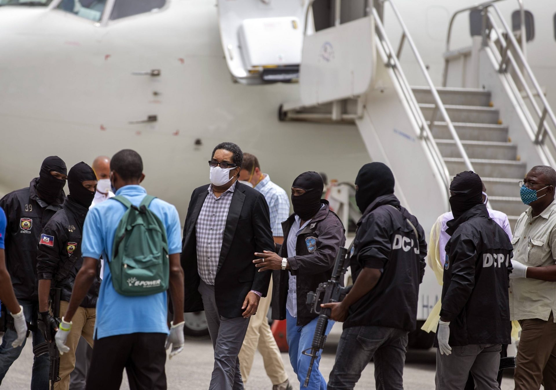 U.S. deports ex paramilitary leader ‘Toto’ Constant to Haiti – Aruba Today