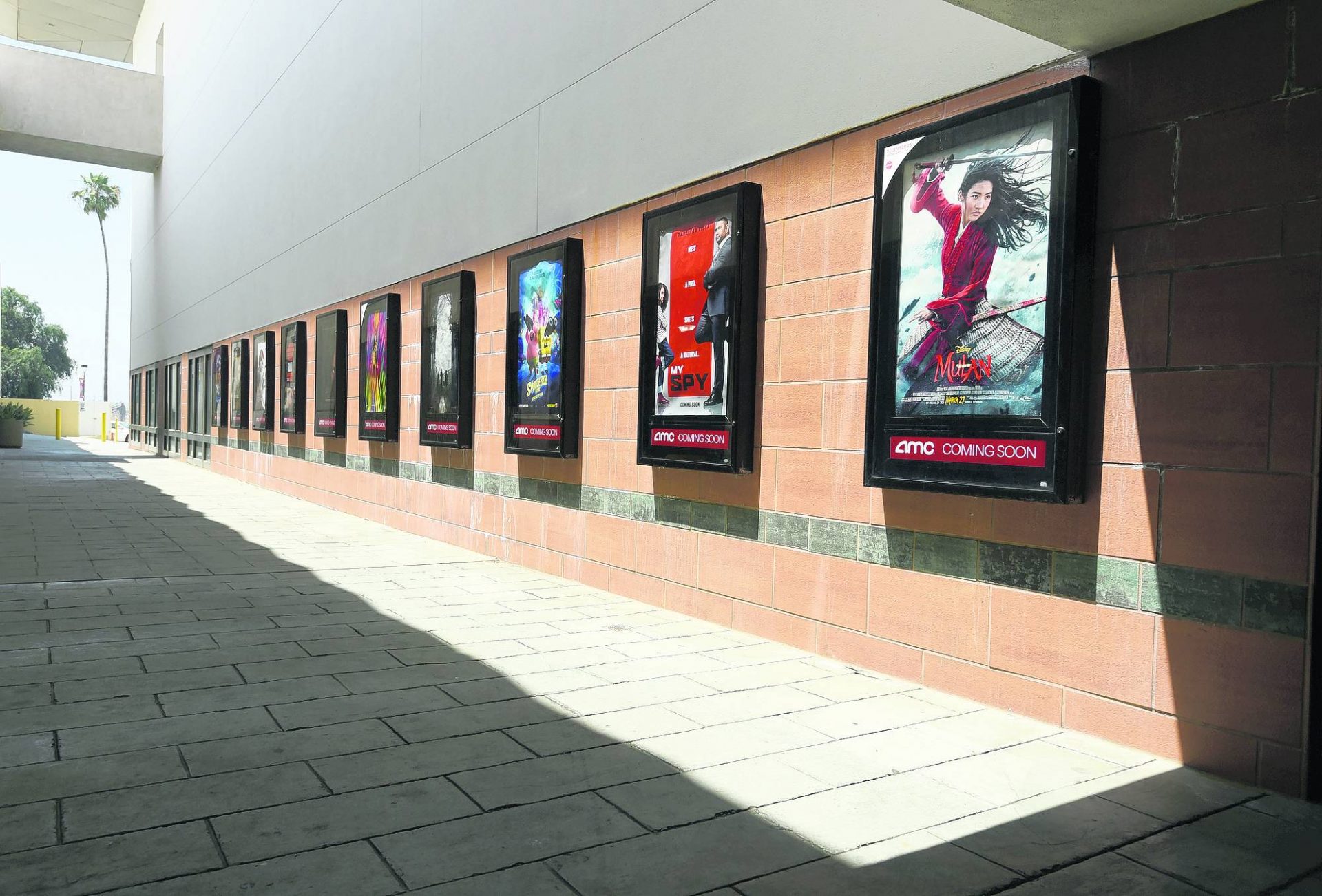 Movie theaters implore studios: Release the blockbusters – Aruba Today