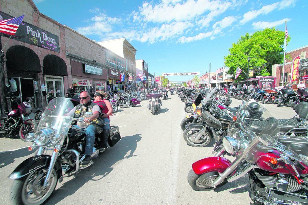 Harleys everywhere, masks nowhere: Sturgis draws thousands – Aruba Today