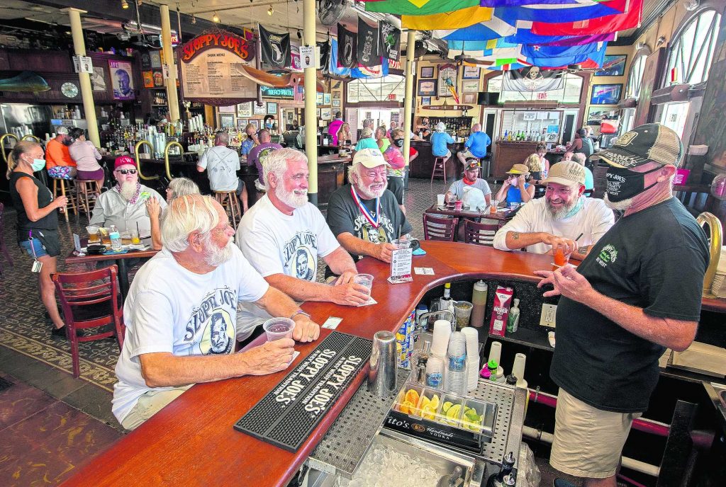 Hemingway’s favorite Key West bar reopen from virus shutdown – Aruba Today