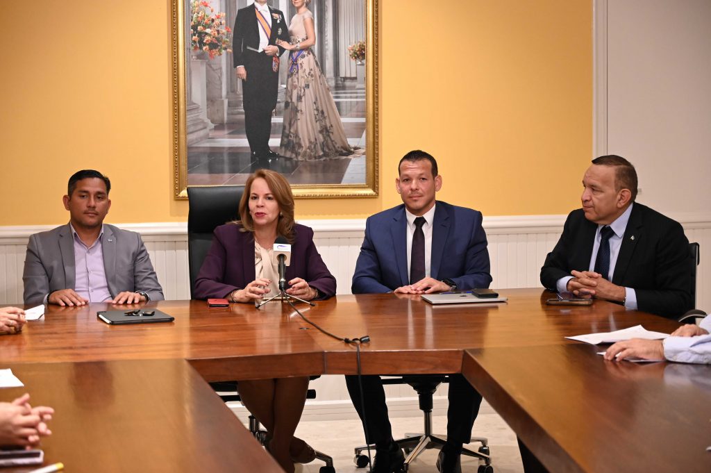 MoU officially signed with all Neigborhood Centers for Veilige Barios ...