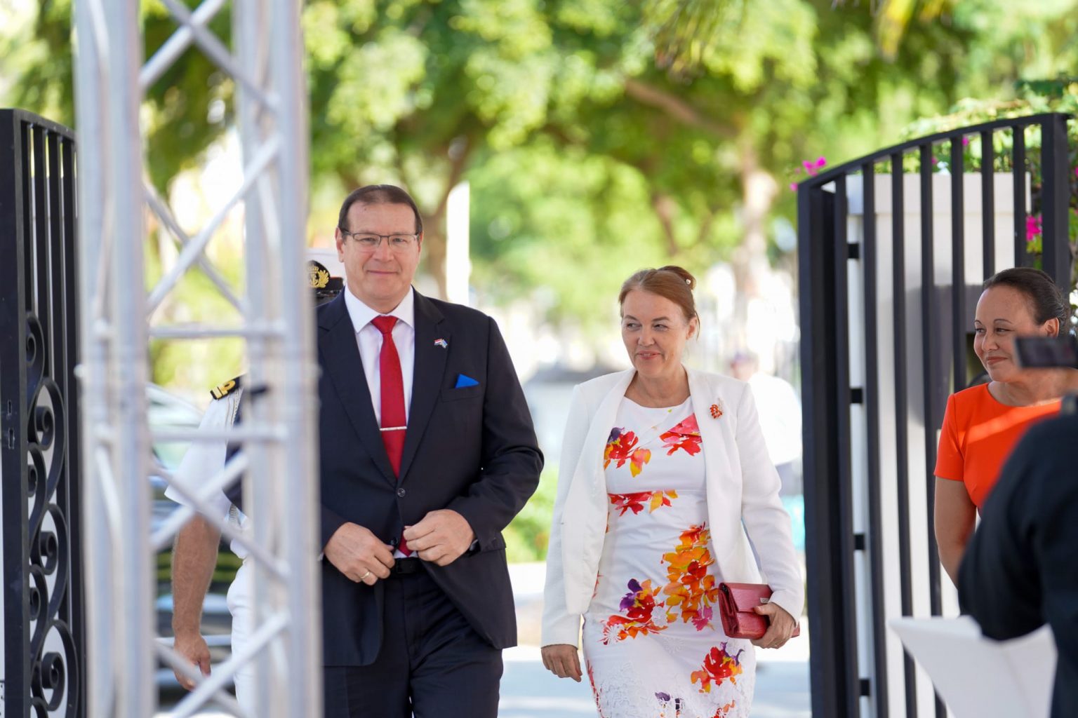 Ten local citizens recently awarded with Royal Medal of Honor – Aruba Today