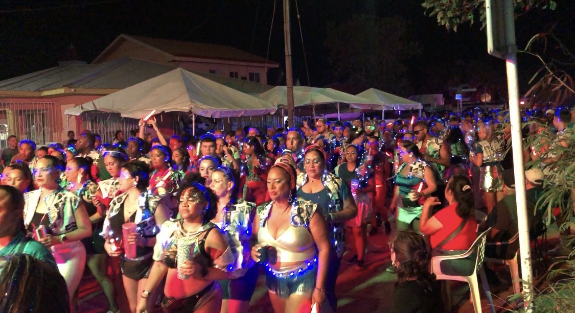 San Nicolas Shines During the Light Parade – Aruba Today